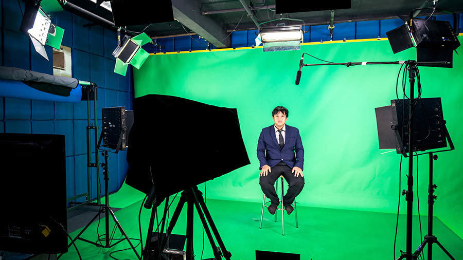 5 Teknik Jitu Shooting Green Screen Supaya Hasilnya “Smooth” - IDS | BTEC