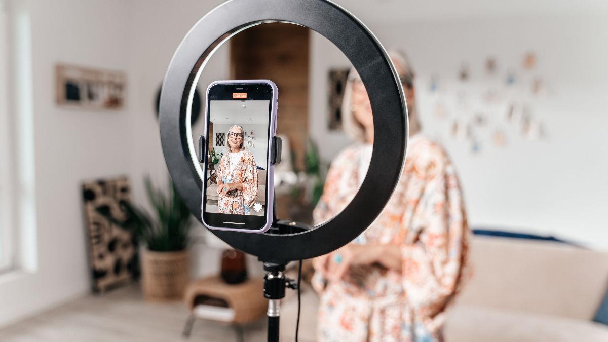 Tips Membuat Konten Kreatif dengan Kamera Ponsel - IDS | BTEC